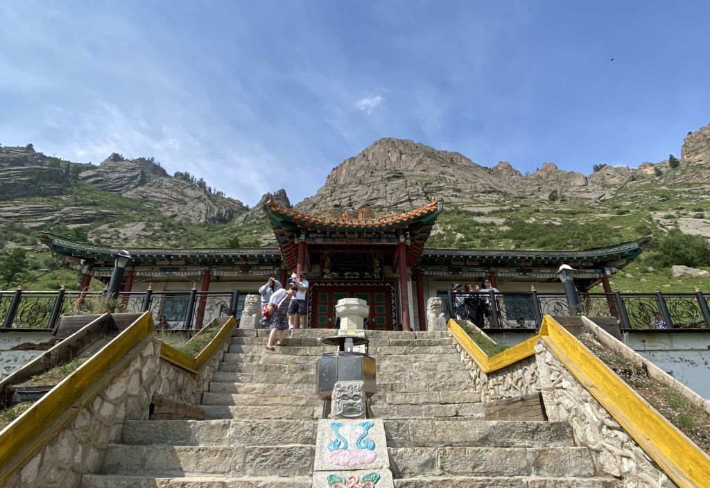 10 Must‑Visit Monasteries in Mongolia (Travel Guide)